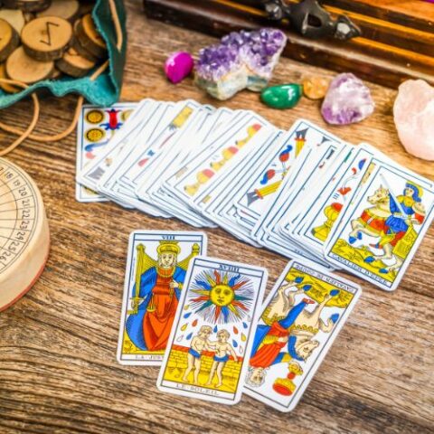 5 conseils pour débuter avec le Tarot de Marseille et développer son ...